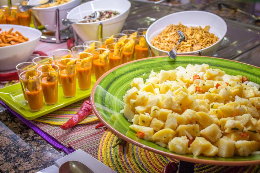 Hoteles con buffet libre y menús temáticos | Hoteles Servigroup